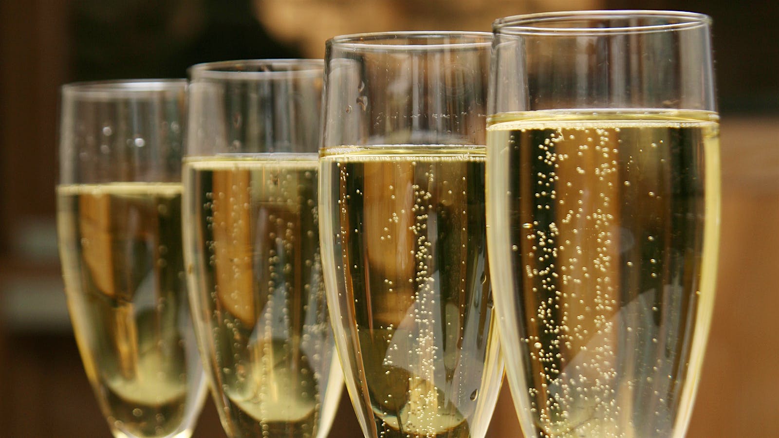 Wine Tip: Pop a California Summer Bubbly! | Wine Spectator