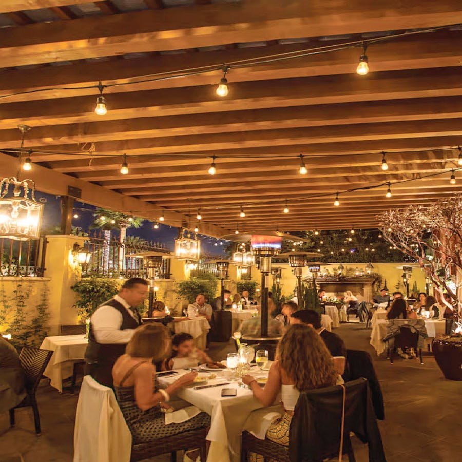 Cafe Monarch Wedding CAFÉ 𝑀𝑜𝓃𝒶𝓇𝒸𝒽 | Looking For